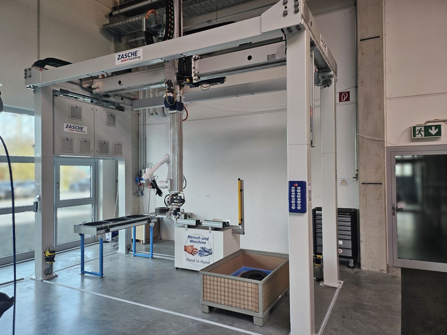 ZASCHE handling unveils smart handling with BIG BIN Picking system for ...